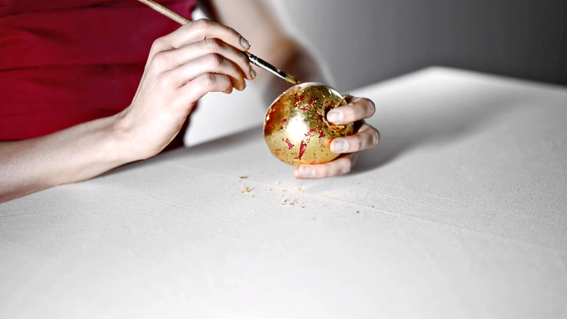 TATJANA ESTE | APPLE OF DISCORD - Official Website